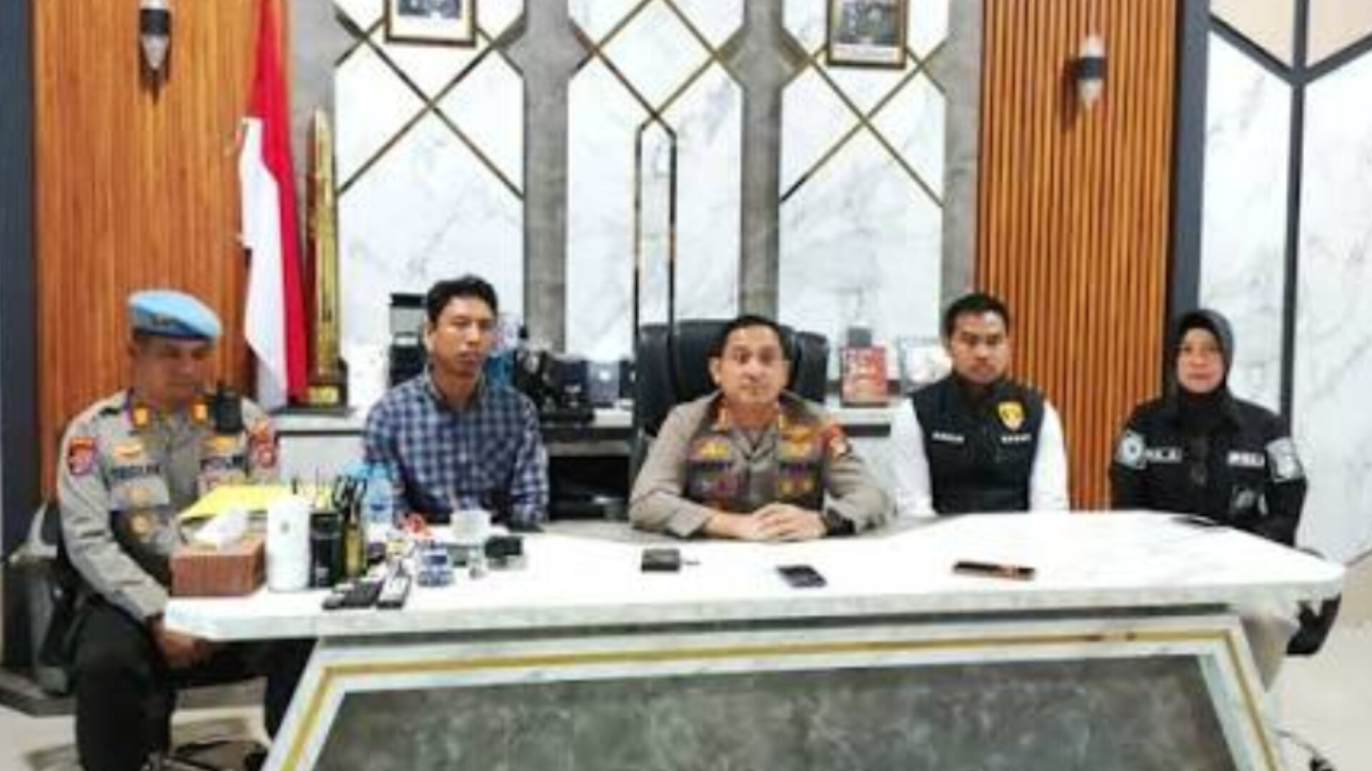 Tiga Oknum Polisi Diduga Kawal Balok Timah Rampokan di Sungailiat ...